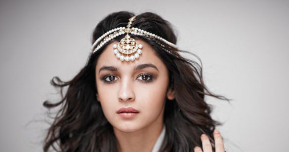 Top 8 Reasons Why Surat Girls Are The Best! - Baggout