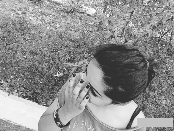 30 Best Sad DPs for WhatsApp & Instagram - Baggout