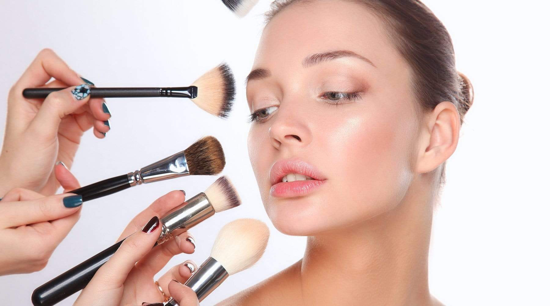 5 Helpful Makeup Tips For Contact Lens Wearers - Baggout