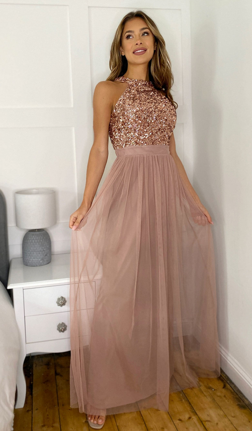 Top 30 types of long dresses you need to check out - Baggout