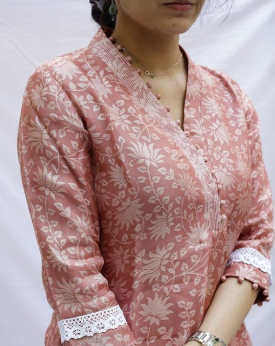 Types of organza suit neck design you must check out - Baggout